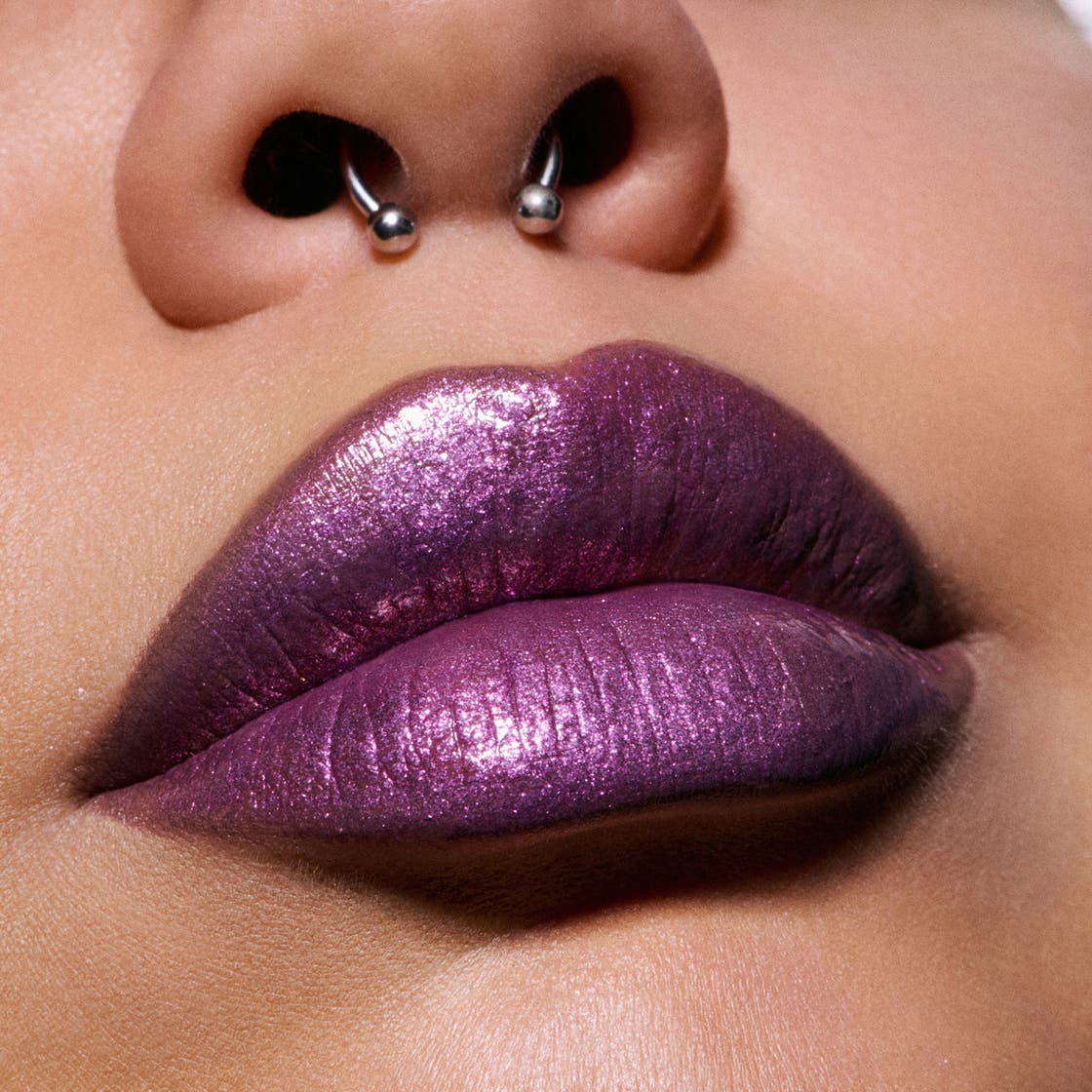 MAC Cosmetics Dazzlelips Crayon Lunar Violet | NordicFeel